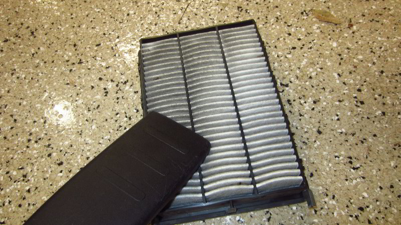 2017-2022-Kia-Sportage-Engine-Air-Filter-Replacement-Guide-014