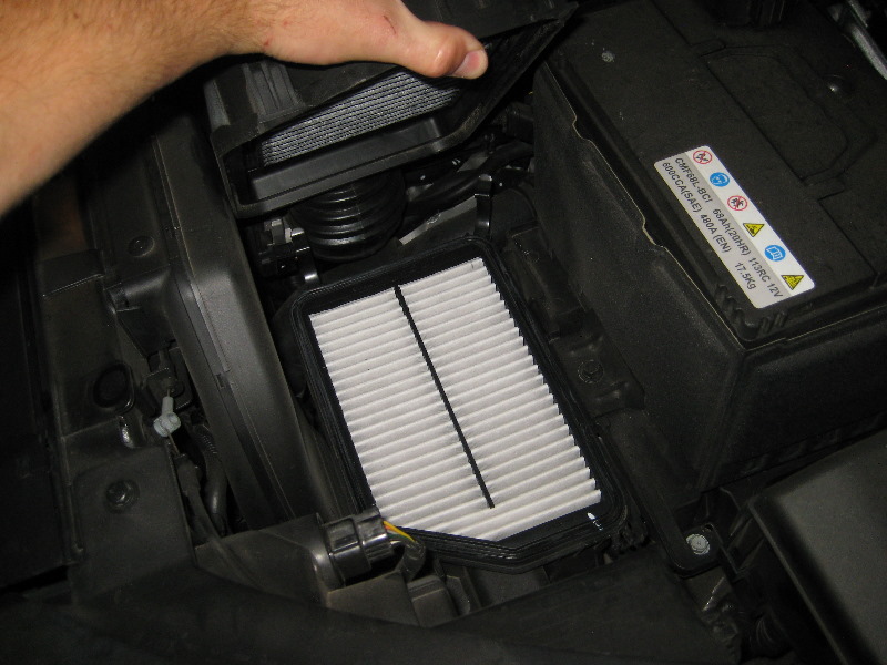 Kia-Sportage-Theta-II-Engine-Air-Filter-Replacement-Guide-008
